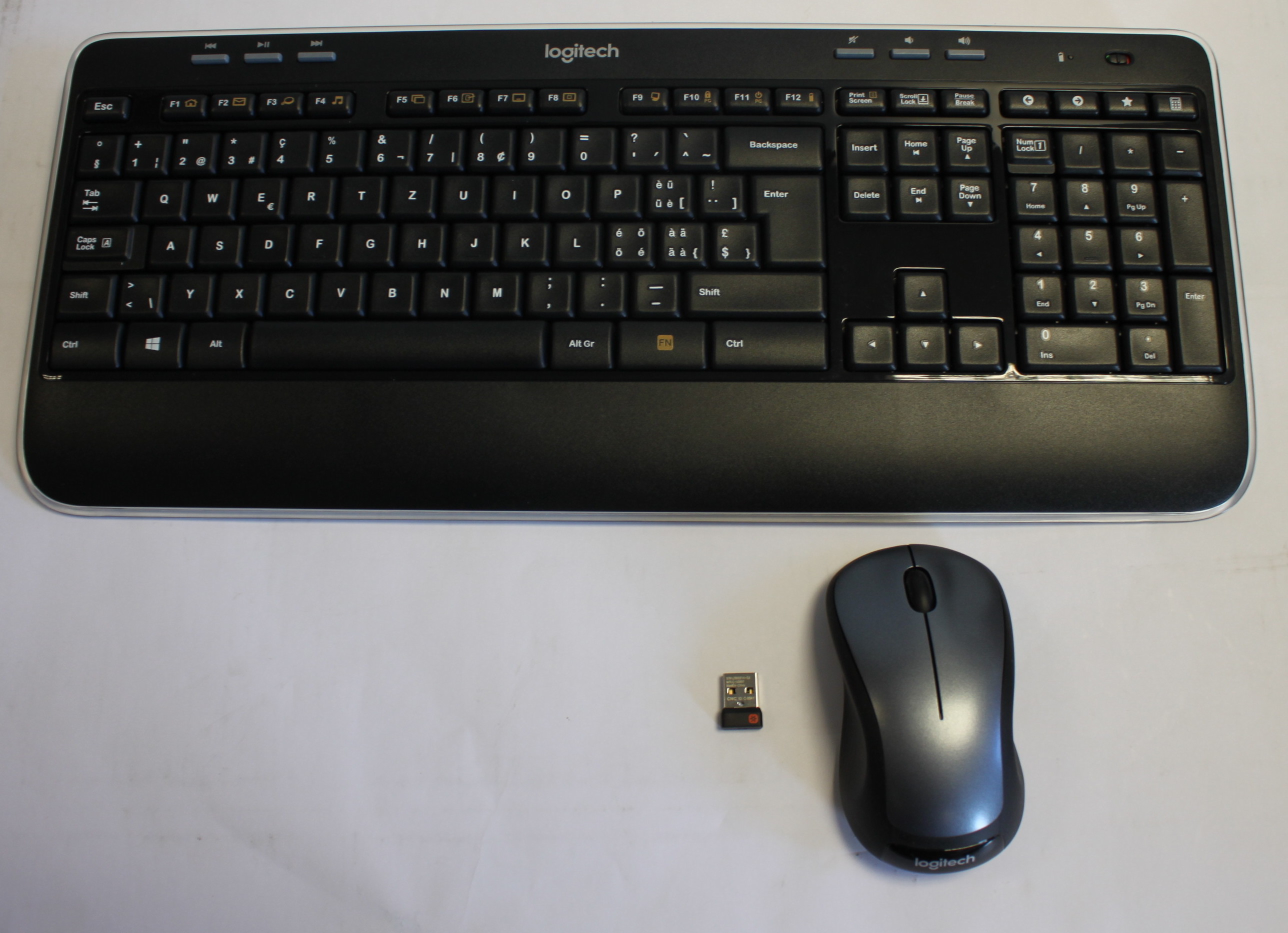 Logitech Wireless Keyboard & Mouse MK520 SWISS / SWITZERLAND Layout 920 ...